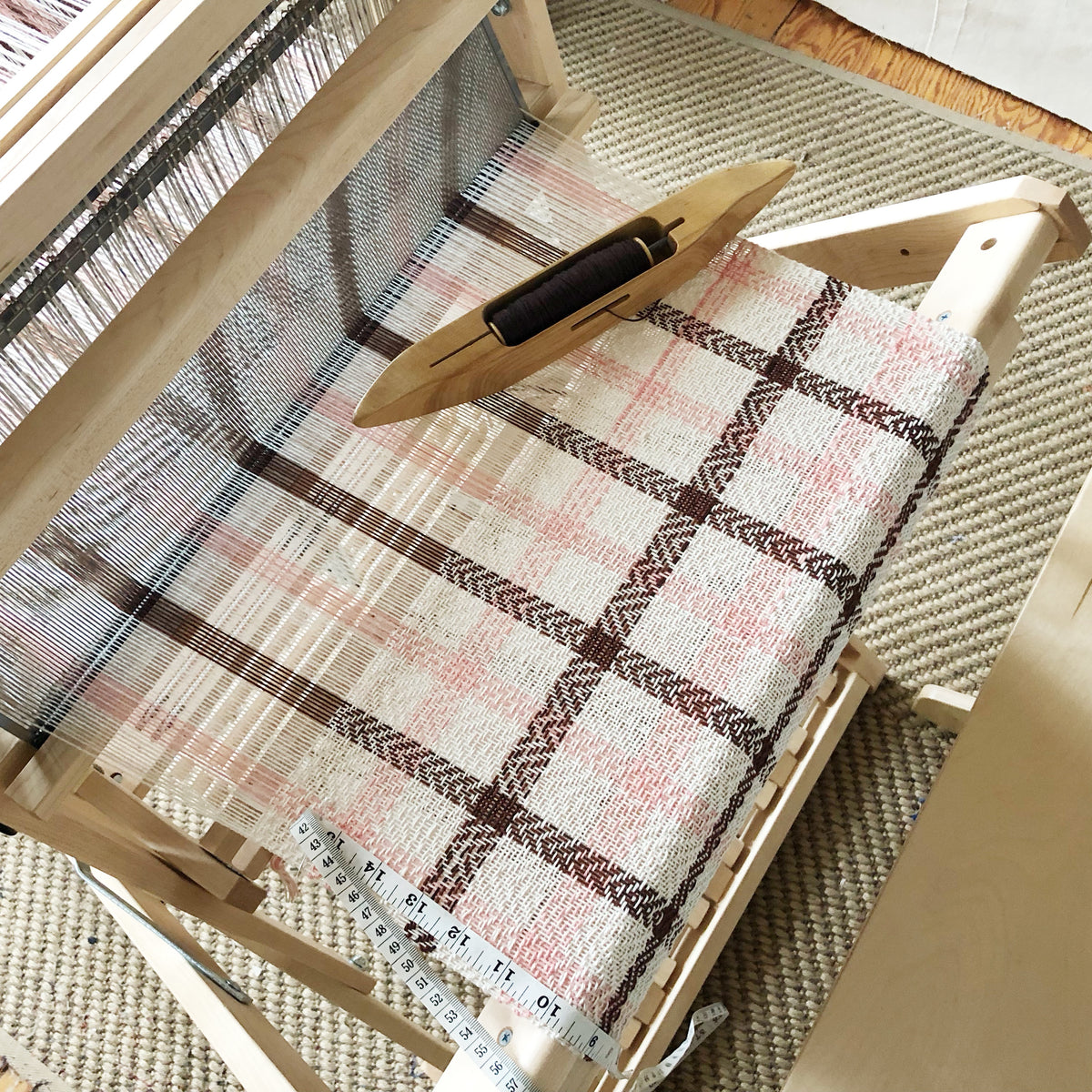 intro to weaving on a floor loom – studio lia karras